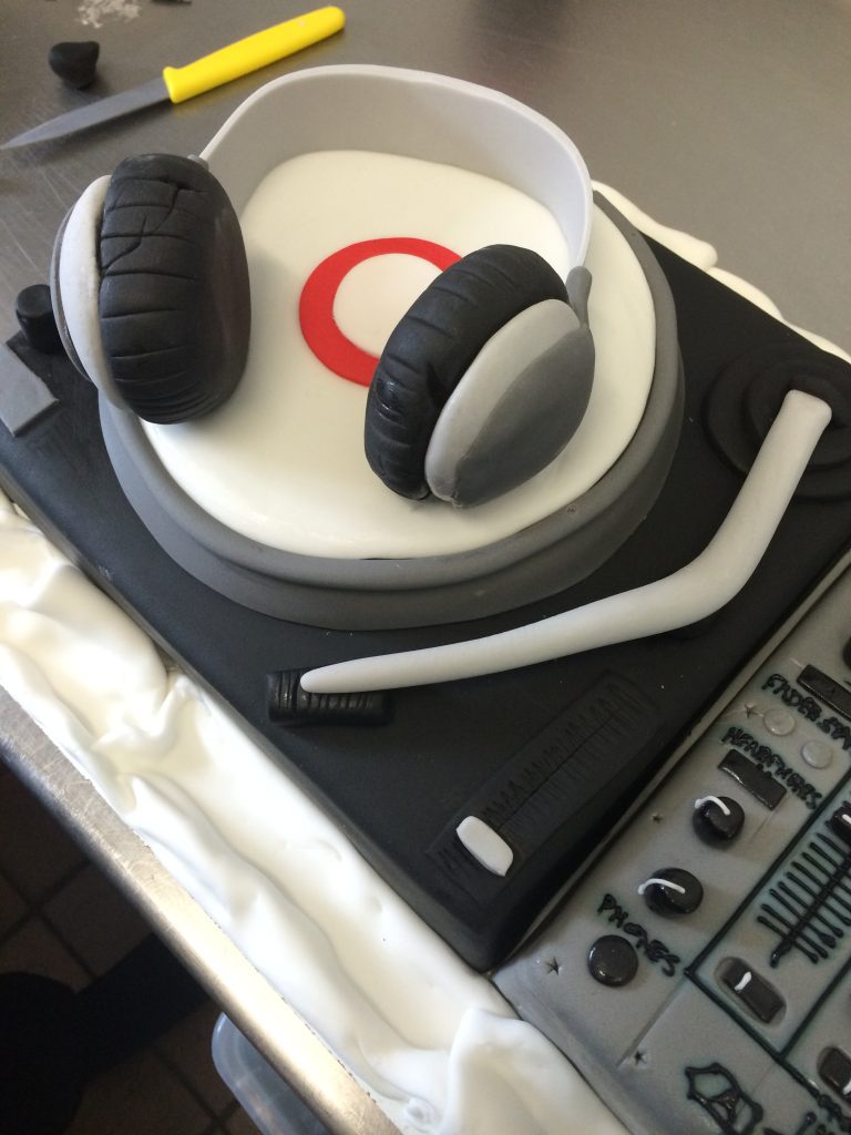 Deck Cake - Peter Herd